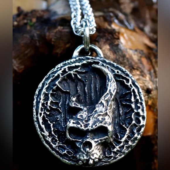 Accessories | Decomposition Desiccate Decay Rot Necrotize Skull Buried ...